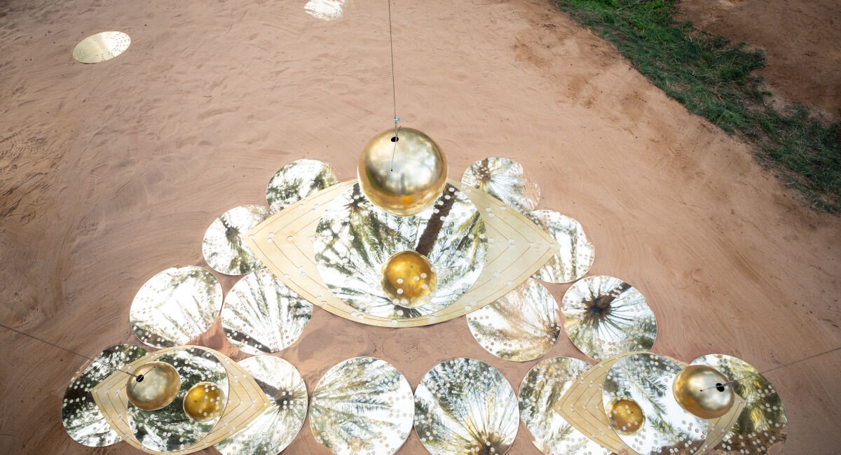 Geomancy (‘ilm al-raml), brass and sand - UAP Armetal - UAP Armetal